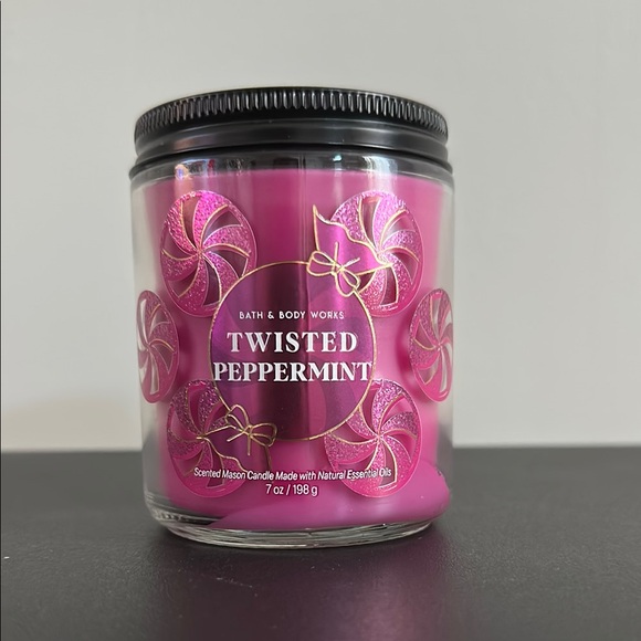 Bath & Body Works | Accents | Bath Body Works Twisted Peppermint Candle ...
